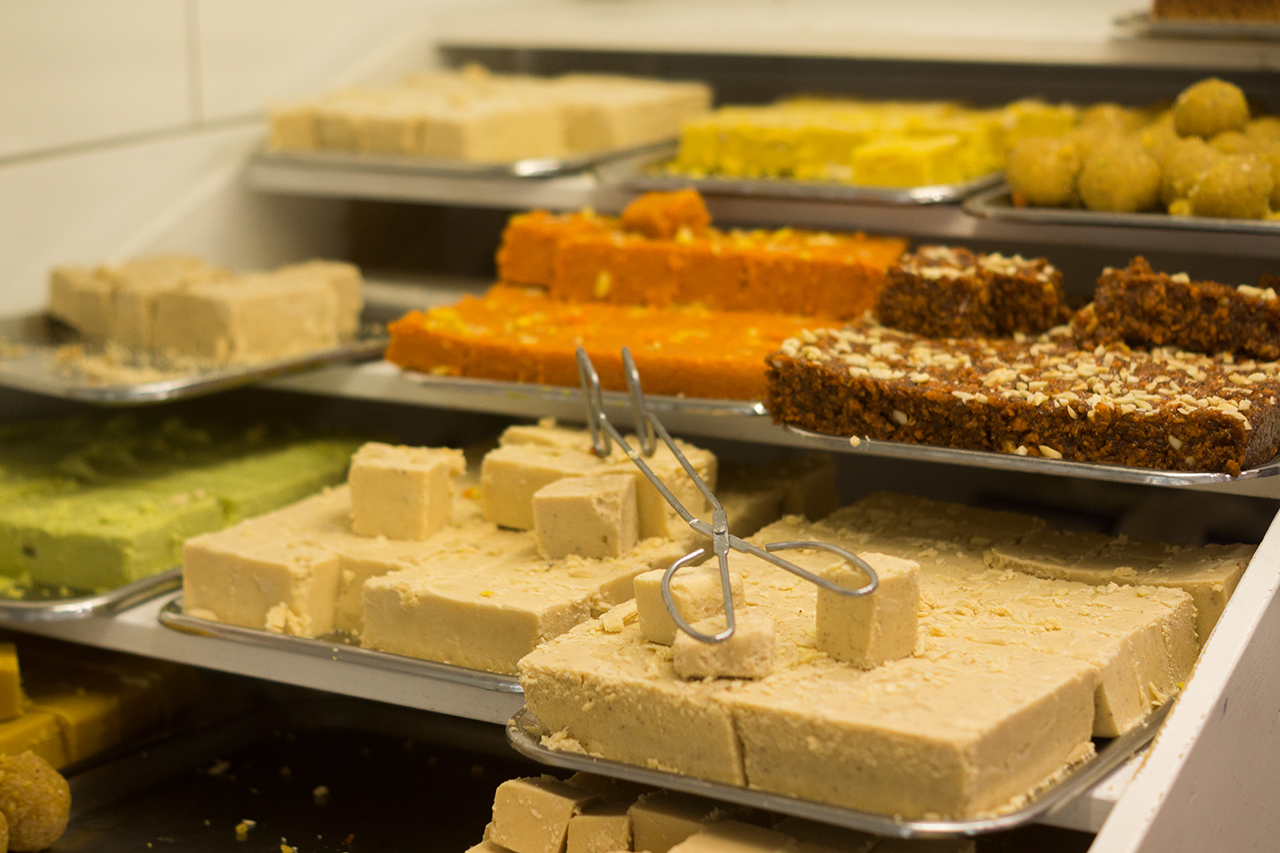 Akmal Sweets & Fastfood Center – clashffm
